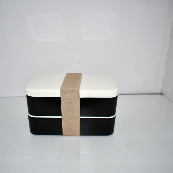 thirty-one | Kitchen | Thirty One Bento Box In Black Colorblock Nwt ...